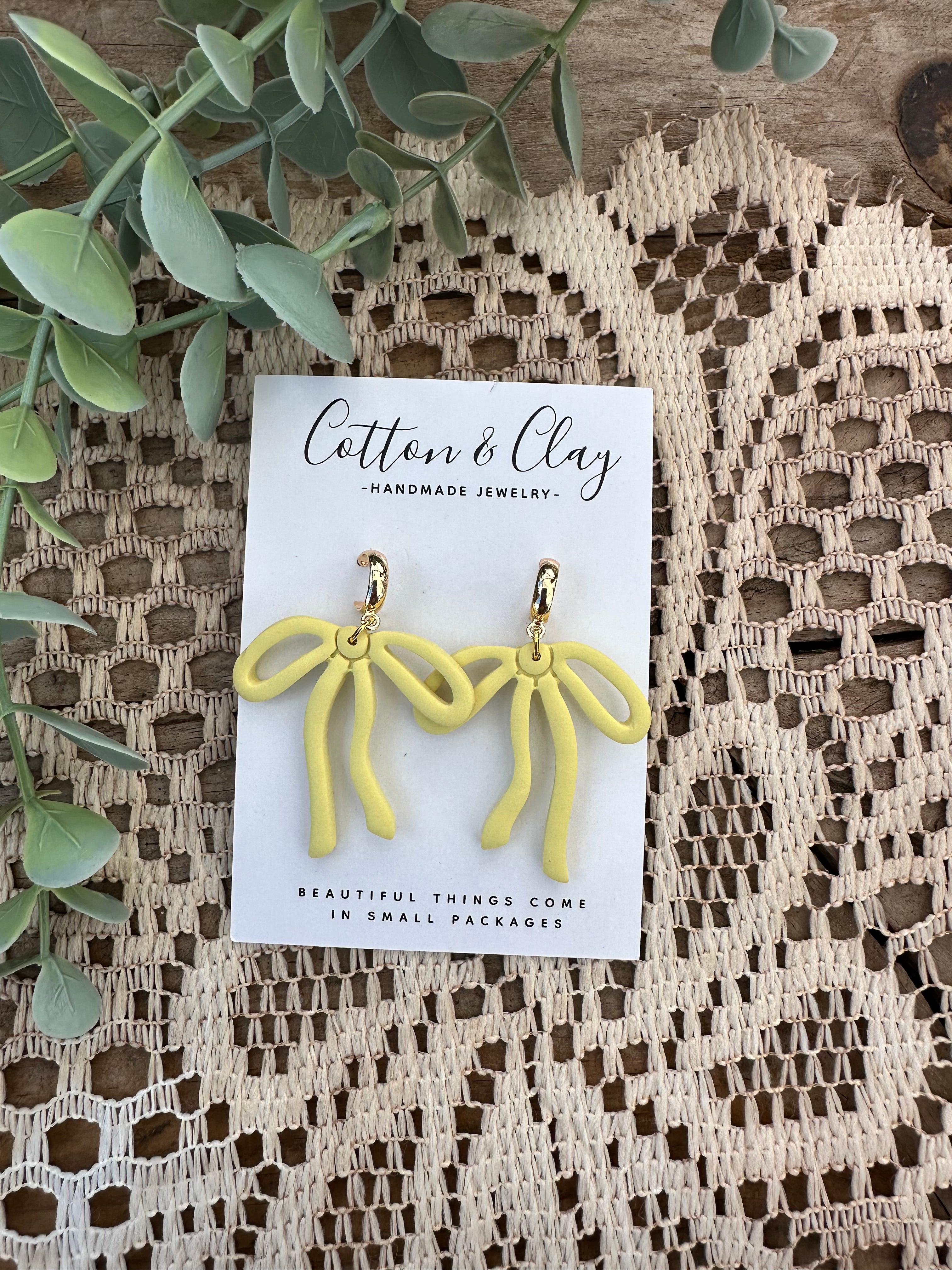 Large yellow bow – Cotton and Clay Boutique